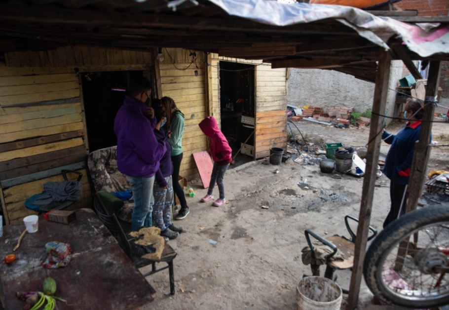 Seis de cada diez chicos argentinos ya vive en un hogar pobre y la ...